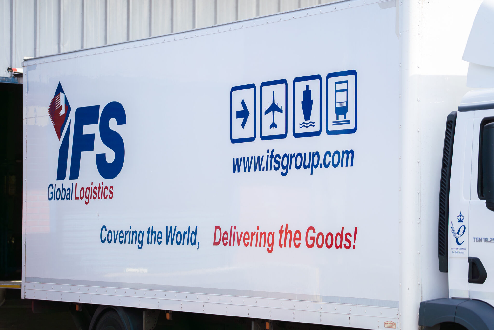 What Small Businesses Should Expect From a Freight Forwarder